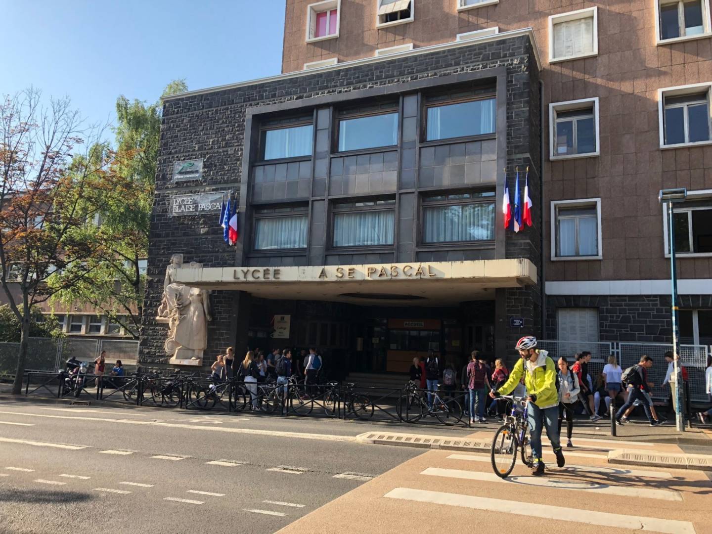 Avec ses classes préparatoires, le Lycée Blaise Pascal vise l ...